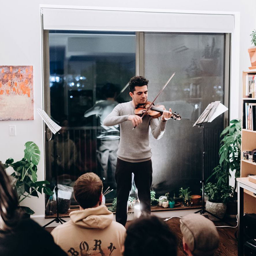 Classical pianist Nick Poelwijk - Groupmuse